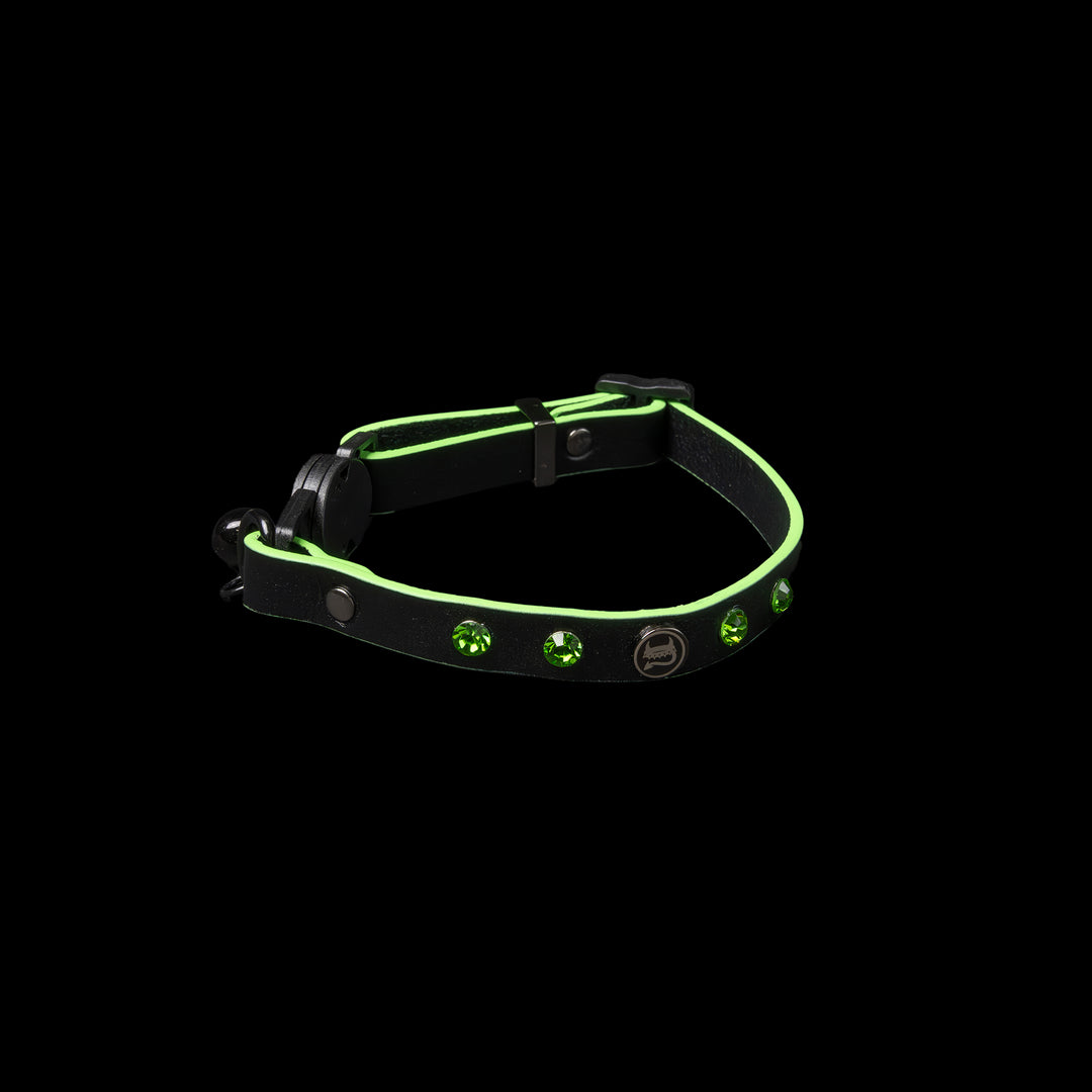 Collars – Freak On a Leash