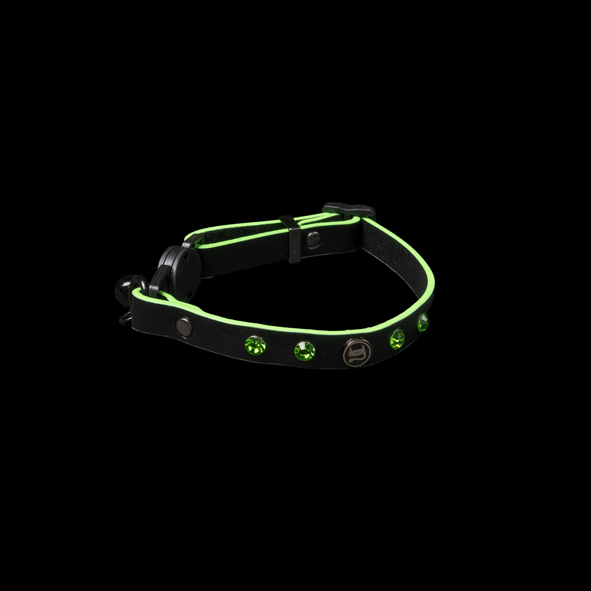Collars – Freak On a Leash